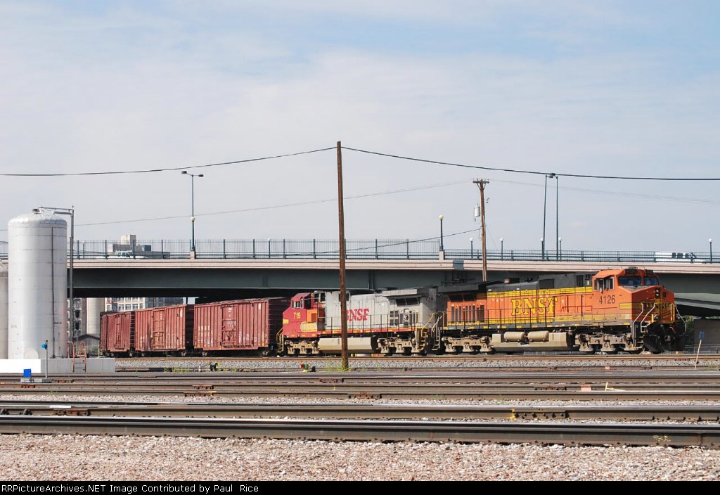 BNSF 4126 Point on Arriving Freight Train